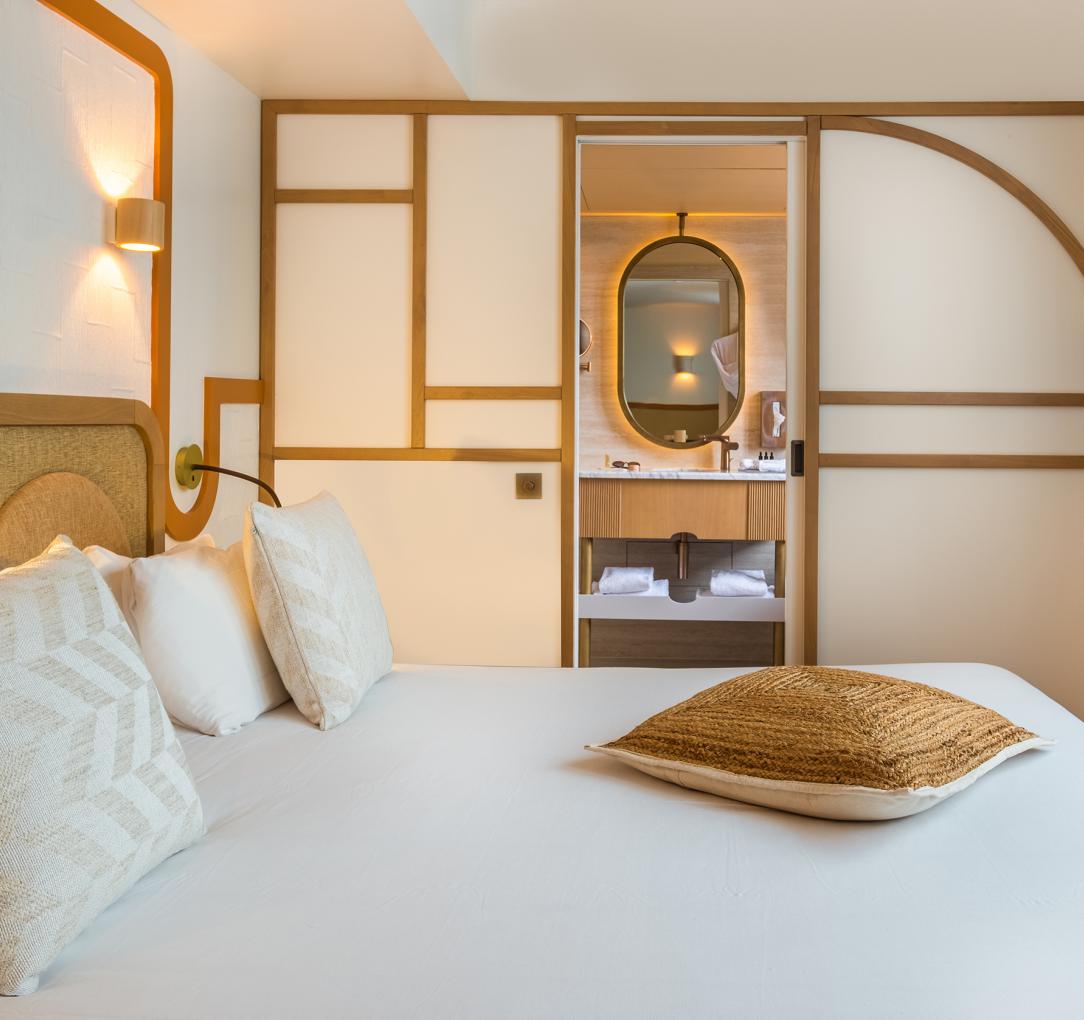 Le Monna Lisa Paris - Our Rooms & Suites